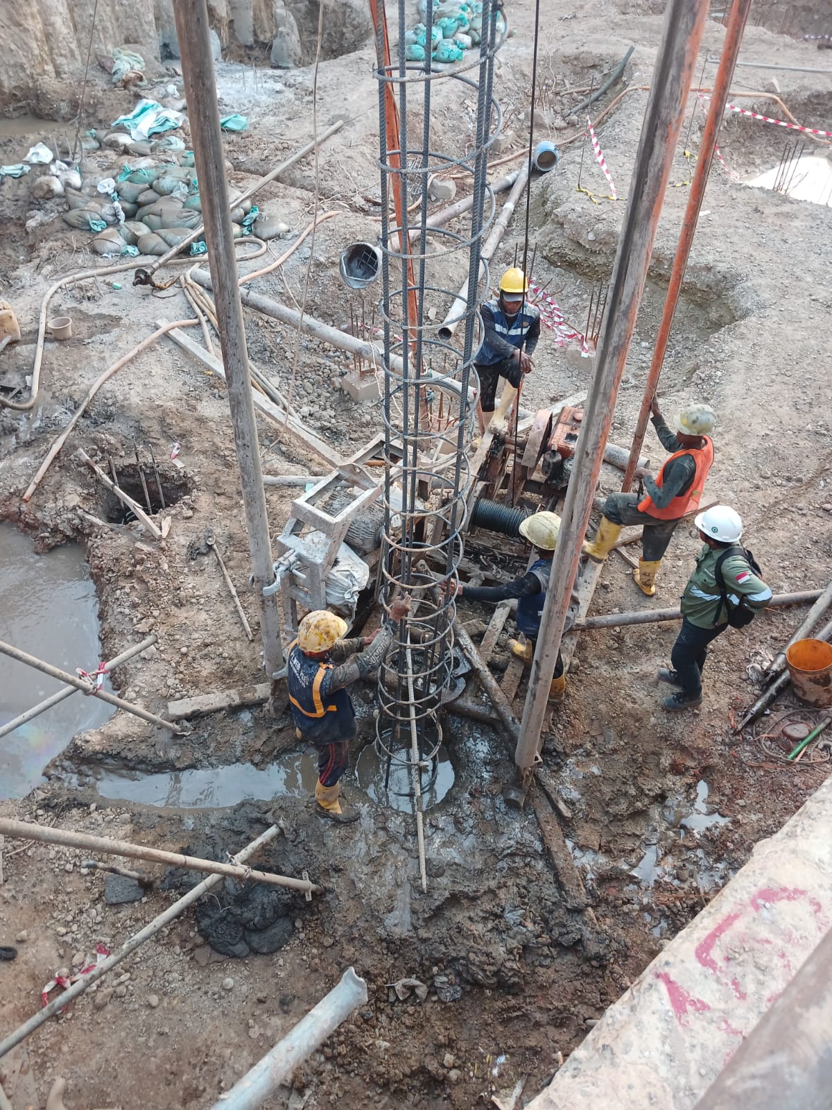 Konstruksi Pondasi di Proyek Summarecon Mall Bekasi